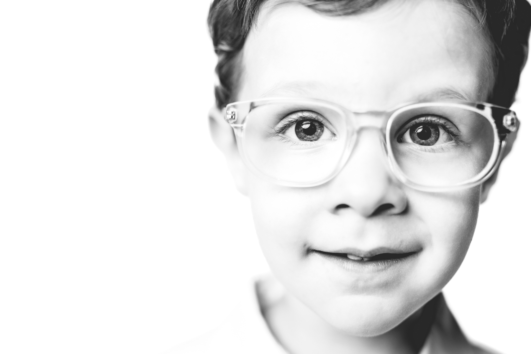 Three Helpful Tips for Photographing Shy Kids - Showit Blog