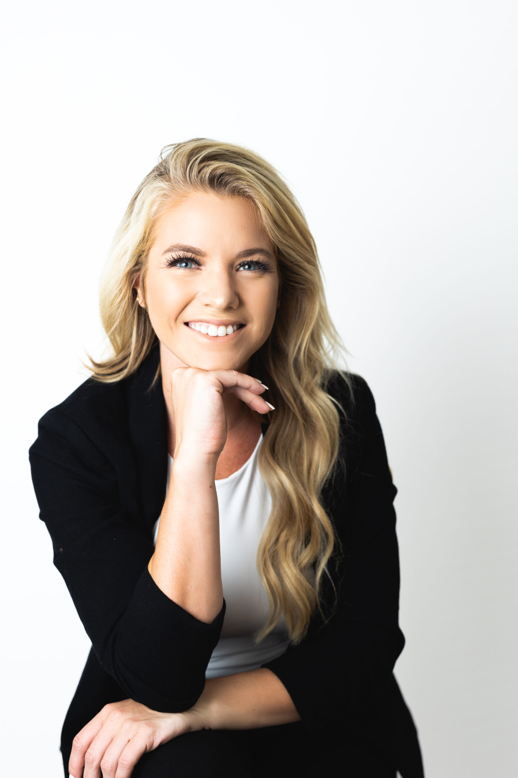 Headshots VS Branding Photos: Which Do You Really Need? - Showit Blog